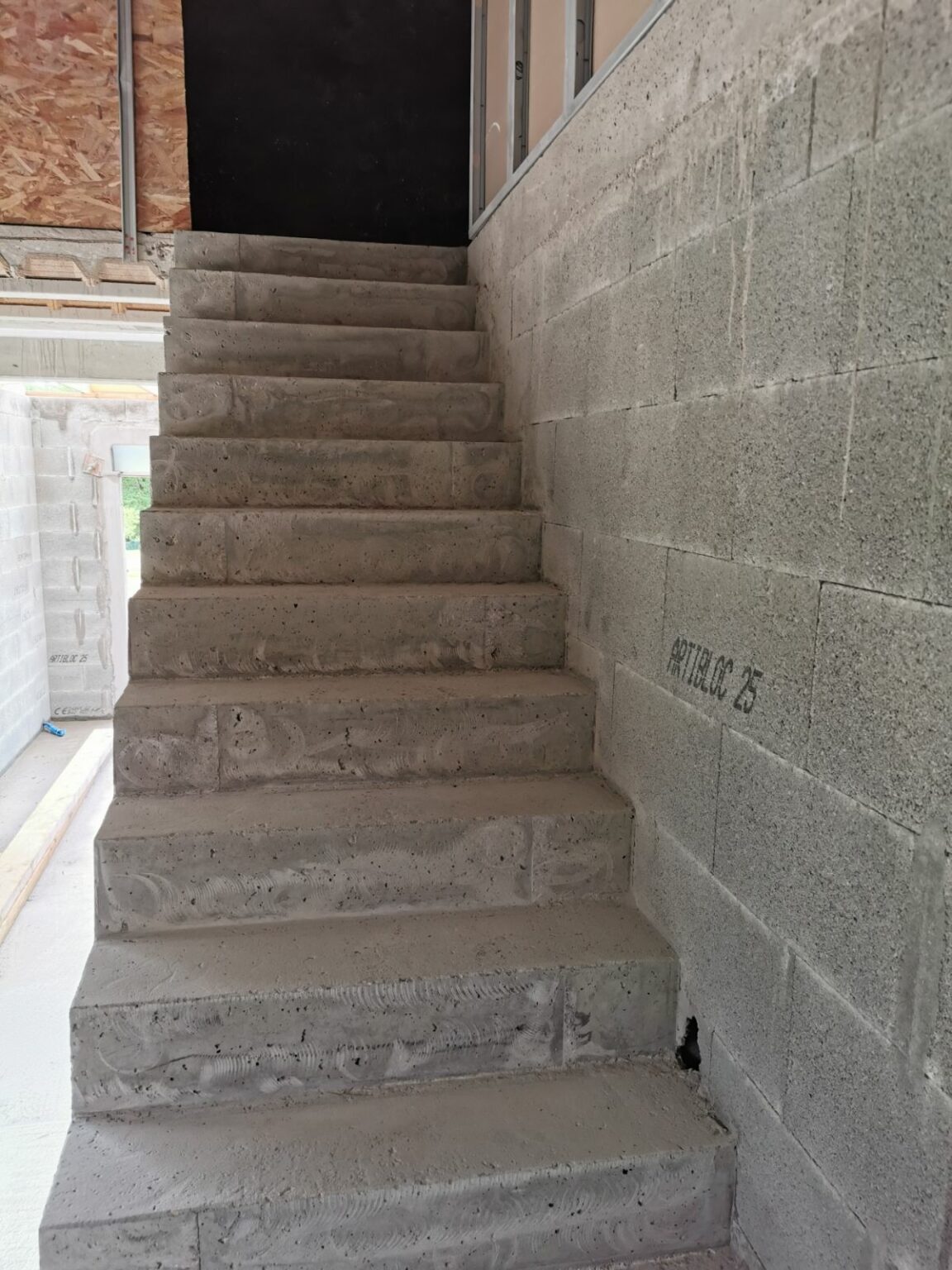 Fabrication d’escaliers béton sur site et sur mesure - Scal'in